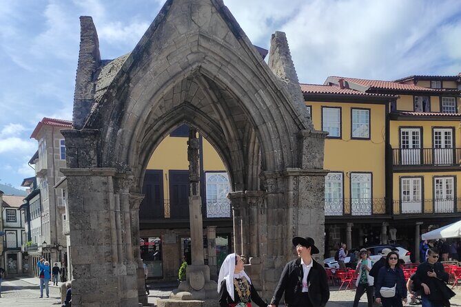Medieval Guimarães- by Dusk or Day time -from Porto or Braga - Medieval Churches and Monuments
