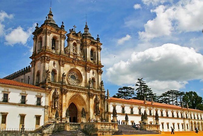 Medieval Knights Templar and Alcobaça Private Day Trip from Lisbon - The Journey from Lisbon to Tomar