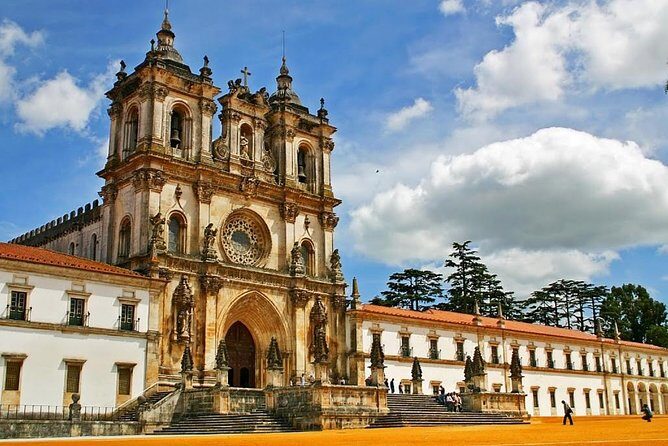 Medieval Knights Templar and Alcobaça Private Day Trip from Lisbon - The Road to Alcobaça: Scenic Drive and Anticipation