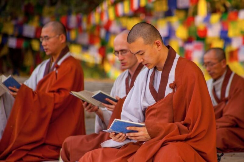 Meditational Prayer for Spiritual Reflection in Namo Buddha - Key Points