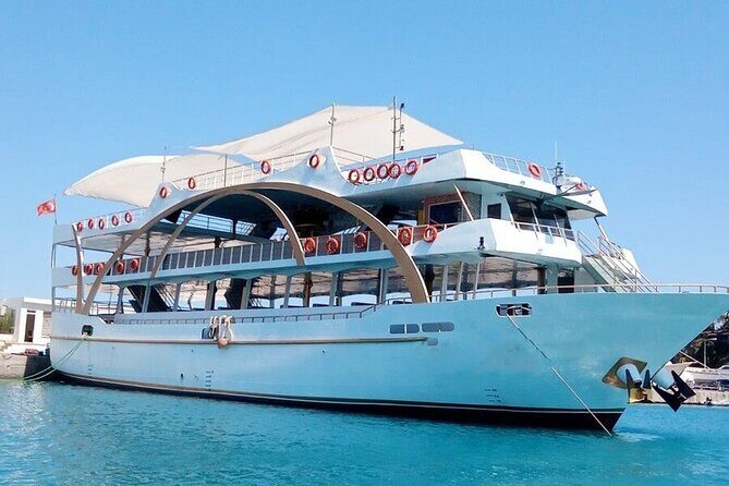 Mega Star Yacht Tour with Lunch, Foam Party & Transfer From Belek - Who Is This Tour Best For?
