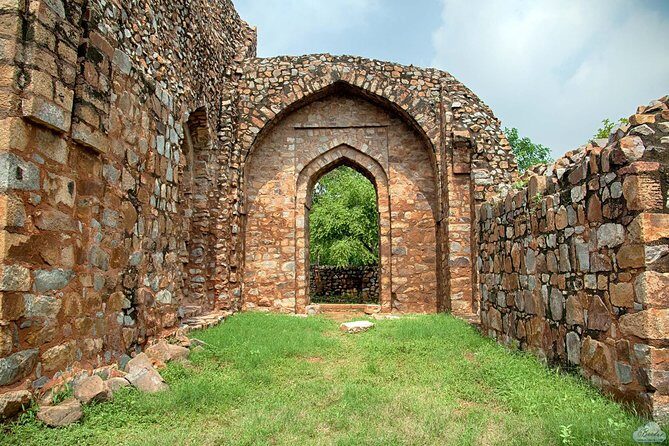 Mehrauli Archaeological Park Guided Walking Tour in Delhi - Exploring the Heritage of Mehrauli