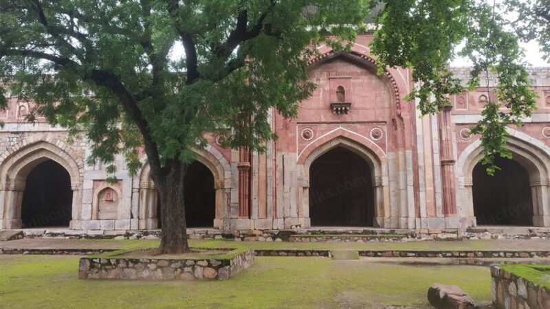 Mehrauli Archaeological Park Walk - Key Points