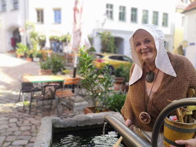 Meissen: Clean facts  on the road with the bathmaid - Key Points