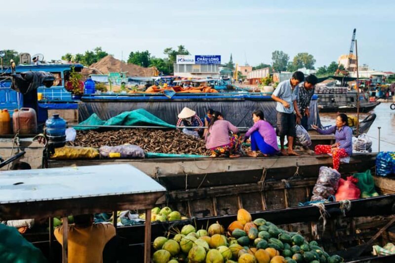 Mekong Delta 2D1N with Famous Floating Market - Bright and Early: The Cai Rang Floating Market