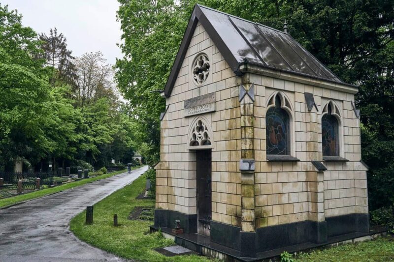 Melaten Friedhof: Guided tour with all senses - Key Points