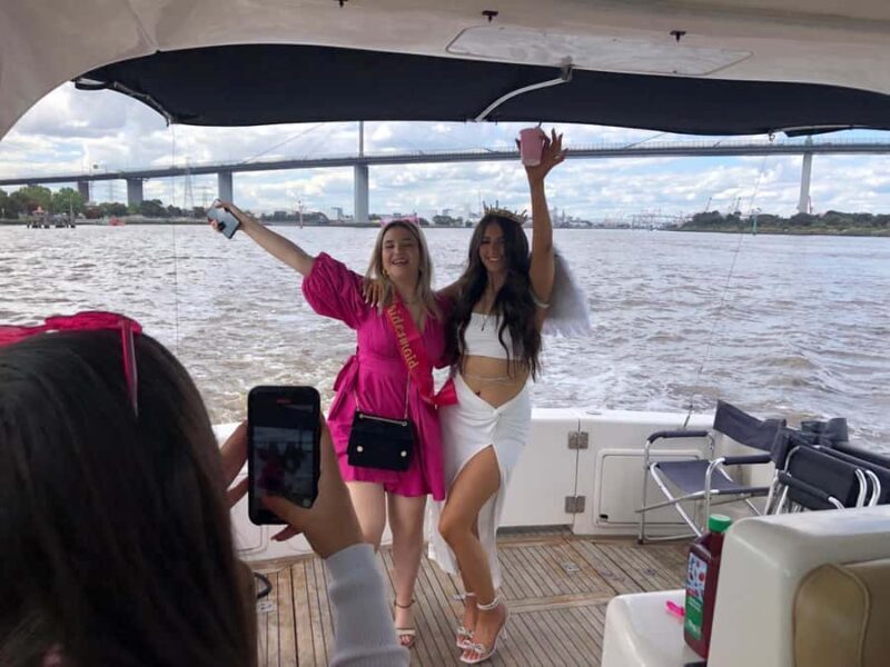 Melbourne: A Private Day Tour on a Sports Yacht on the Bay - FAQ