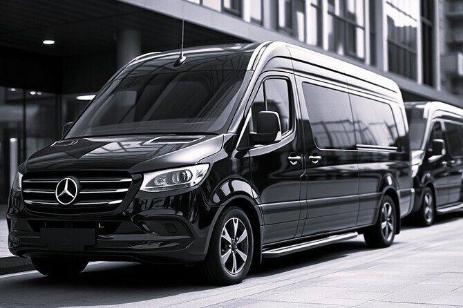 Melbourne CBD Transfer to MEL Airport Private Van Hire - Key Points