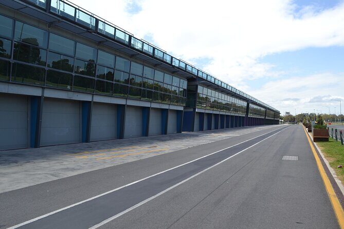 Melbourne Drive by Day - Private Tour - Dendy Street Beach