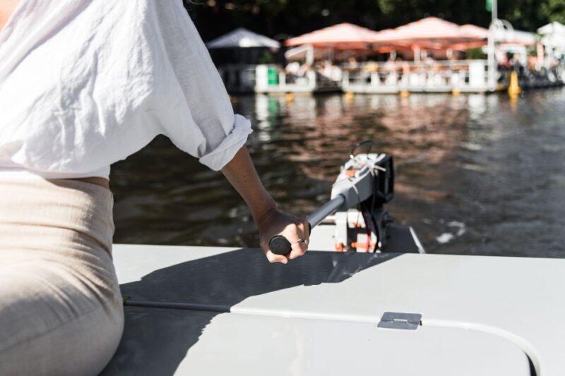 Melbourne: Electric Picnic Boat Rental on the Yarra River - The Boats: Design and Environmental Impact