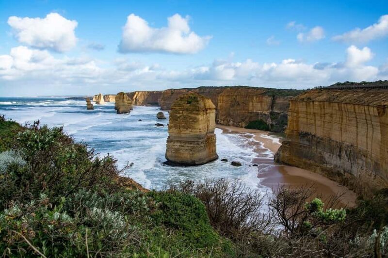 Melbourne: Great Ocean Road 12 Apostles & Rainforest Tour - The Guides and Group Size