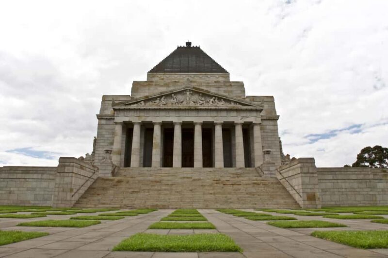 Melbourne Highlights & Aussie Wildlife Express Tour - Wildlife at Moonlit Sanctuary