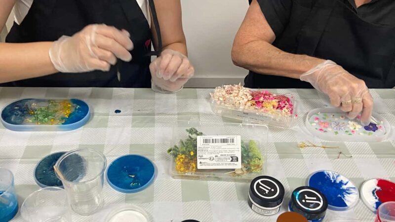 Melbourne: Resin Art Classes - Cheeseboard & Coasters - Frequently Asked Questions