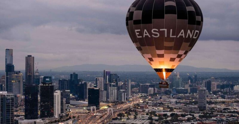 Melbourne: Sunrise Hot Air Balloon Experience with Breakfast - The Champagne Breakfast