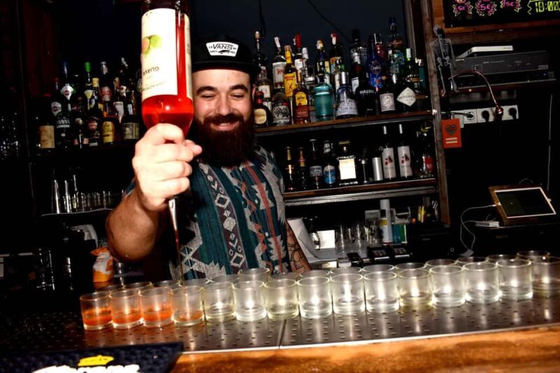 Melbourne: Weekly Bar Crawl: 5 Free shots, Club Entry - An In-Depth Look at the Melbourne Bar Crawl Experience