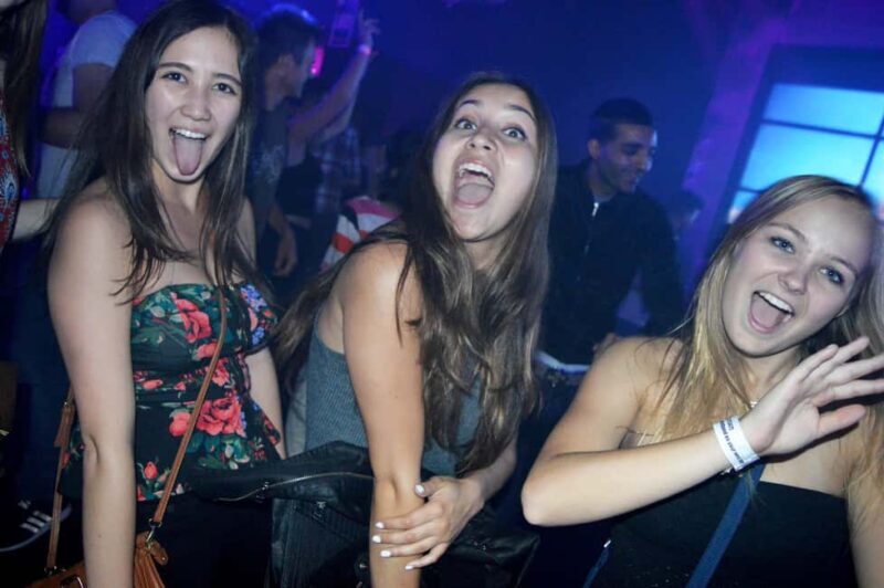 Melbourne: Weekly Bar Crawl: 5 Free shots, Club Entry - Final Thoughts: Is It Worth It?