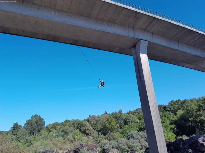MELGAÇO: Pendular jump on the River Minho with Ruta Aventura. - What Makes This Experience Valuable?
