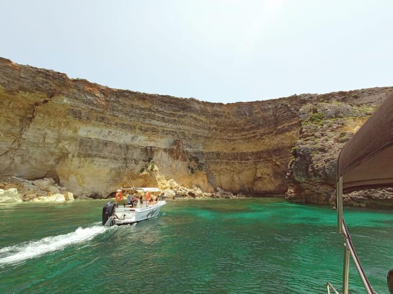 Mellieha: 3:00pm Speedboat round Comino Caves 2h Blue Lagoon - Key Points