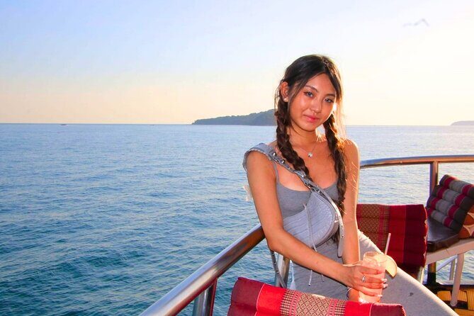 Melody Sunset Dinner Cruise - What to Expect on the Melody Sunset Dinner Cruise