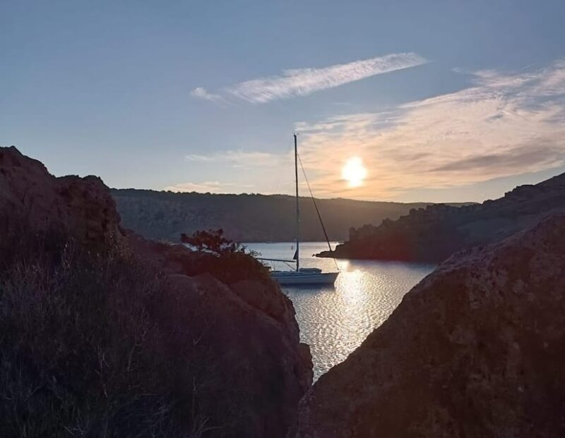 Menorca wakes up: Breakfast at sunrise - Why Travelers Love It