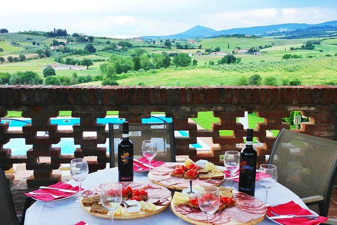 Menu with a View in the enchantment of the Tuscan hills - The Practical Details