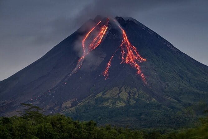 Merapi Lava Viewing at Night from the Safe Distance - Starting Point: The Nighttime Departure