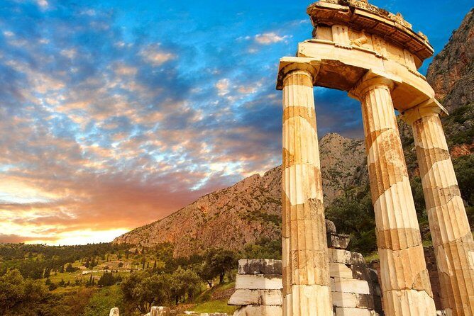 Mercedes Private Full Day Tour to Meteora-Thermopylae- Delphi - An Overview of the Private Tour Experience