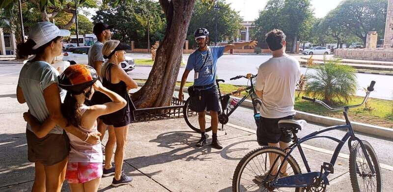 Mérida: Montejo Boulevard and Historic Center bike tour - Practical Details & Considerations