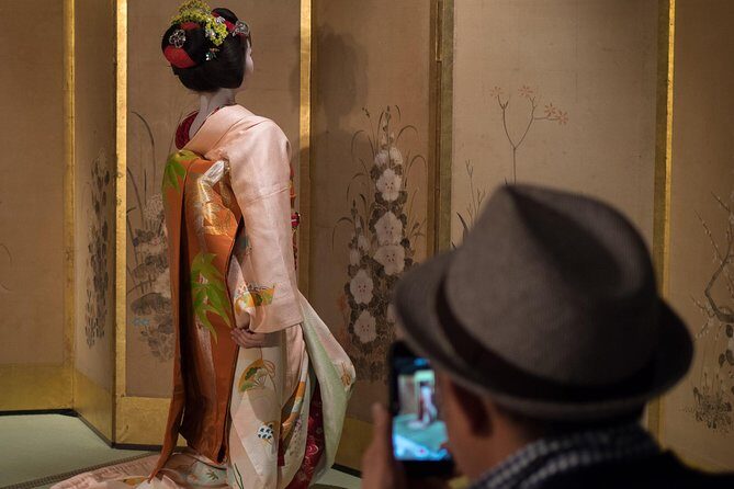 Mesmerizing Dinner with Maiko & Geisha - Who Will Love This Experience?