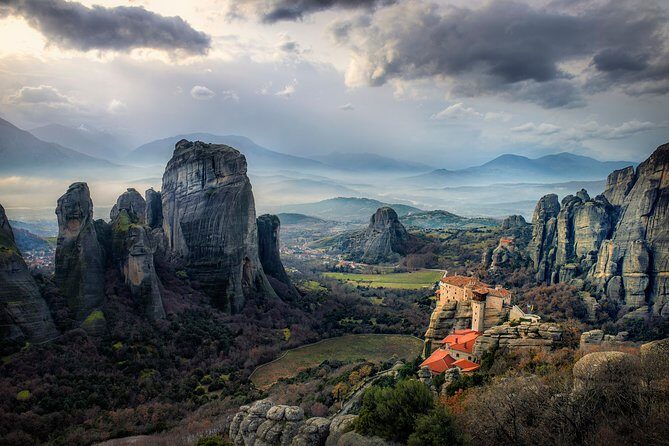 Meteora Monasteries Fully Private Day Tour with Great Lunch-Drinks Included - A Stop at Thermopylae: History Comes Alive