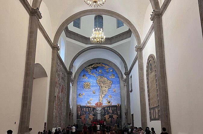 Mexican Muralism Beyond Fine Arts - Practicalities and Group Experience