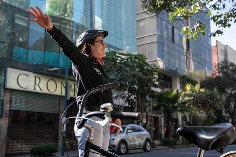 Mexico City: Roma and Condesa street food and biking tour - Key Points