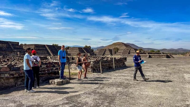 Mexico City: Teotihuacan Morning Half-Day Tour with Lunch - What the Experience Feels Like