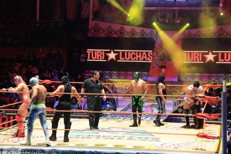 Mexico City: Turiluchas Amazing Wrestling Show - Interaction and Souvenirs