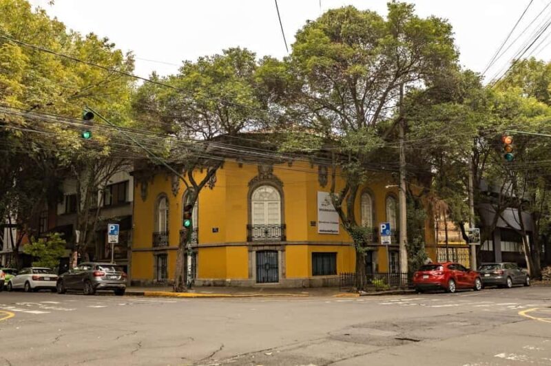 Mexico City: Valle de Bravo & Monarch Butterfly Private Tour - Key Points