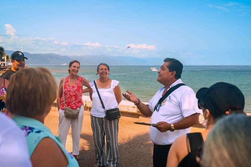 Mexico: Puerto Vallarta City Tour - The Stroll Along the Malecón and Iconic Monuments