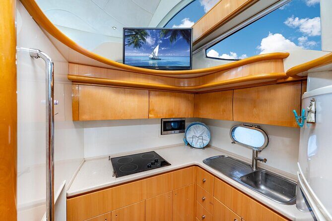 Miami 2 Hours Private Yacht Tour for 13 ppl on a 50 ft Yacht - Who’s This Tour Best For?