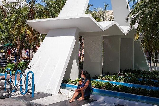 Miami Beach: Transcending Mall - Exploring Miami Beach: Transcending Mall