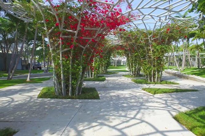 Miami Beach: Transcending Mall - The Details: What to Expect on the Tour