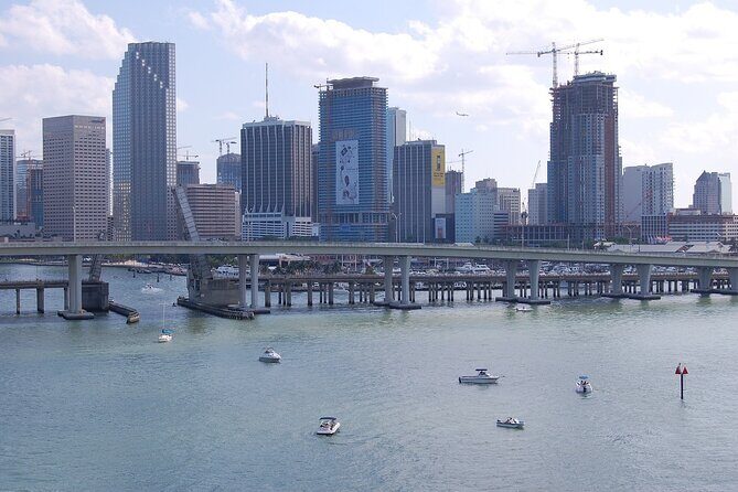 Miami Boat Tour and Sunset Cruise 90 Minutes - FAQs