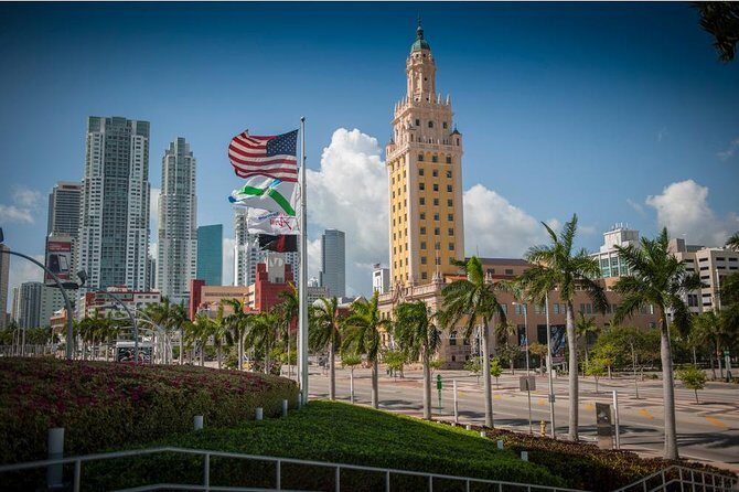 Miami City Tour and Biscayne Bay Cruise with Hotel Transportation - What the Tour Offers: An Overview