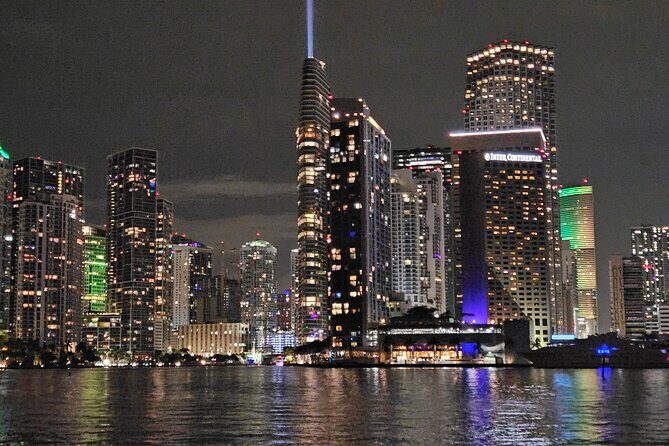 Miami Evening Cruise of Biscayne Bay on Luxury Yacht - FAQ