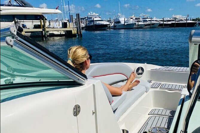 Miami Express Private Boat a 1- Hour Luxury Experience - Authentic Luxury and Scenic Beauty in a Compact Package