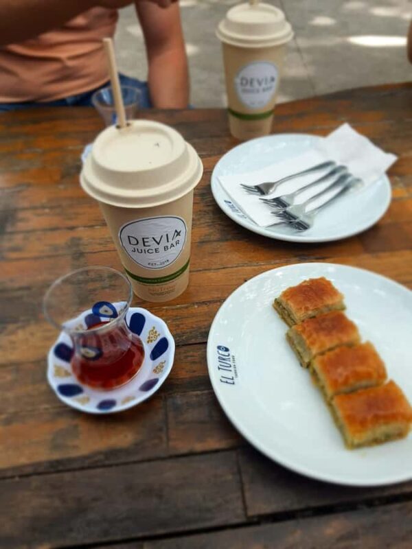 Miami: Food tour in French in a convertible Mustang or luxury SUV - Key Points