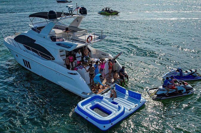 Miami Luxury Yacht Charter with Jetskis and Water Toys - FAQ