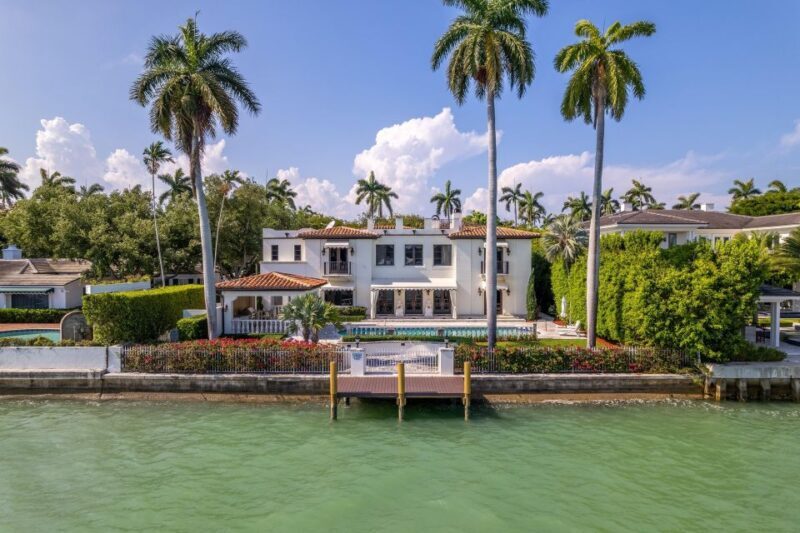Miami: Miami Skyline Vintage Yacht Cruise, - Miami: Miami Skyline Vintage Yacht Cruise—A Personal Voyage Through History and Glamour