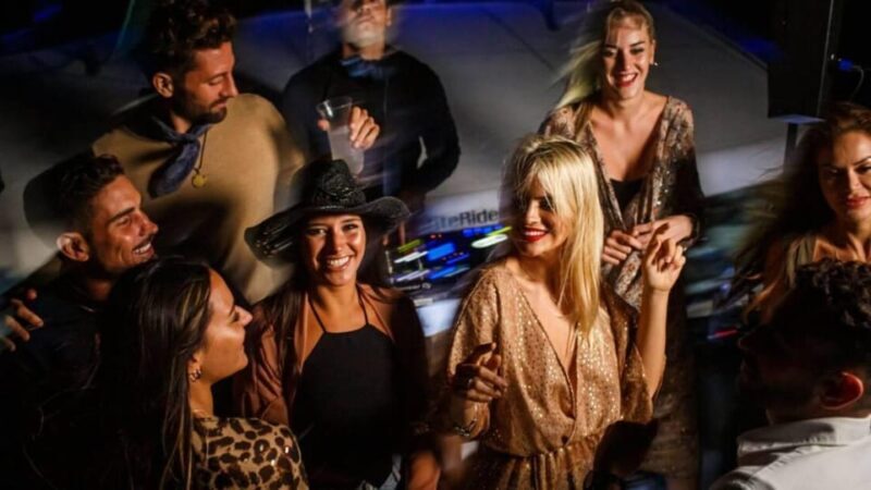 Miami Night Time Yacht or Boat Charter for Up to 12 Guests - An Overview of the Miami Night Time Yacht Experience