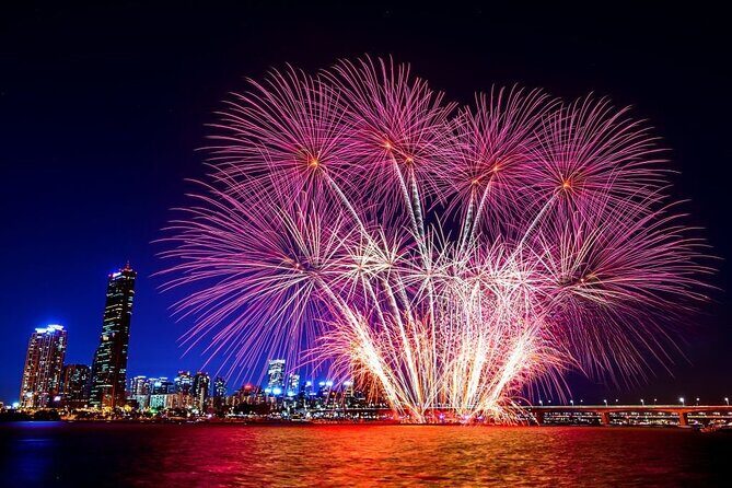 Miami NYE 2026 Yacht Party with Dinner, Open Bar & Fireworks - What the Experience Feels Like