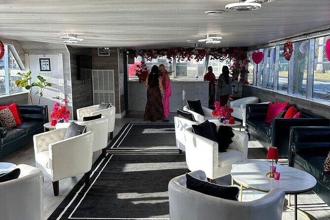 Miami NYE 2026 Yacht Party with Dinner, Open Bar & Fireworks - FAQ