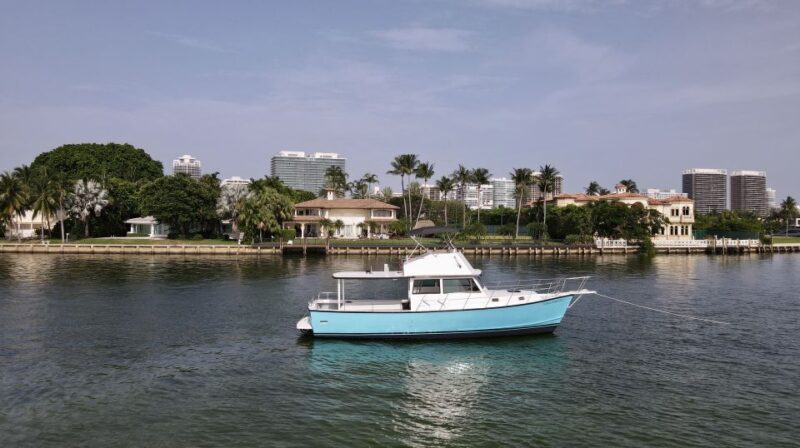 Miami Party Yacht for 34PP Bachelorette party Birthday party - Key Points